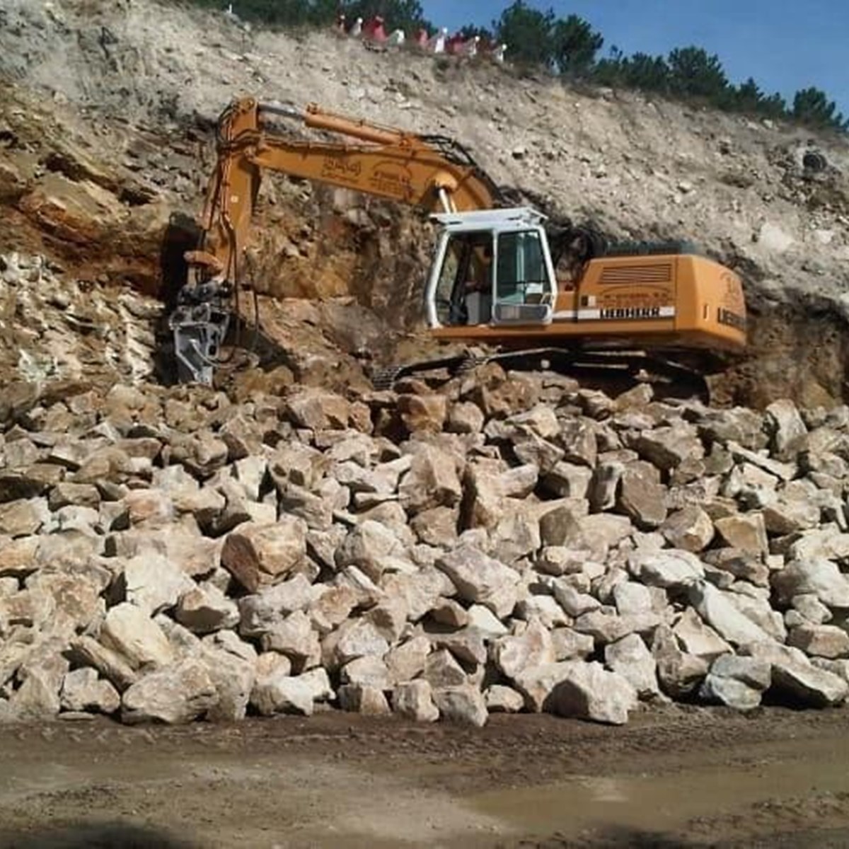 Excavaciones y movimientos de tierra en Galicia - Excavaciones Hermanos ...